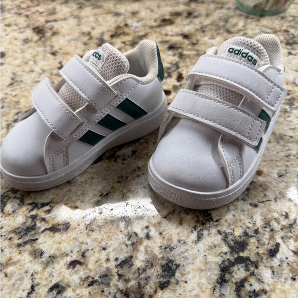 adidas | Shoes | Adidas White And Green Sneakers With Velcro Straps ...